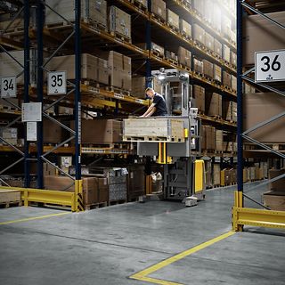 Wide-aisle multi-bay racking