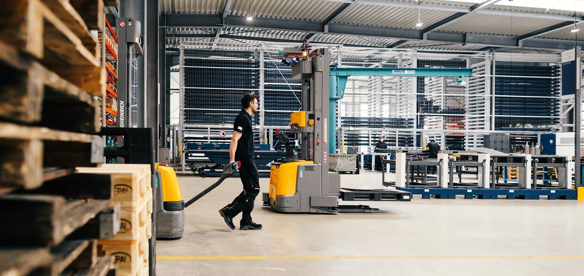 How two professionals accelerate the pace in sheet metal processing.