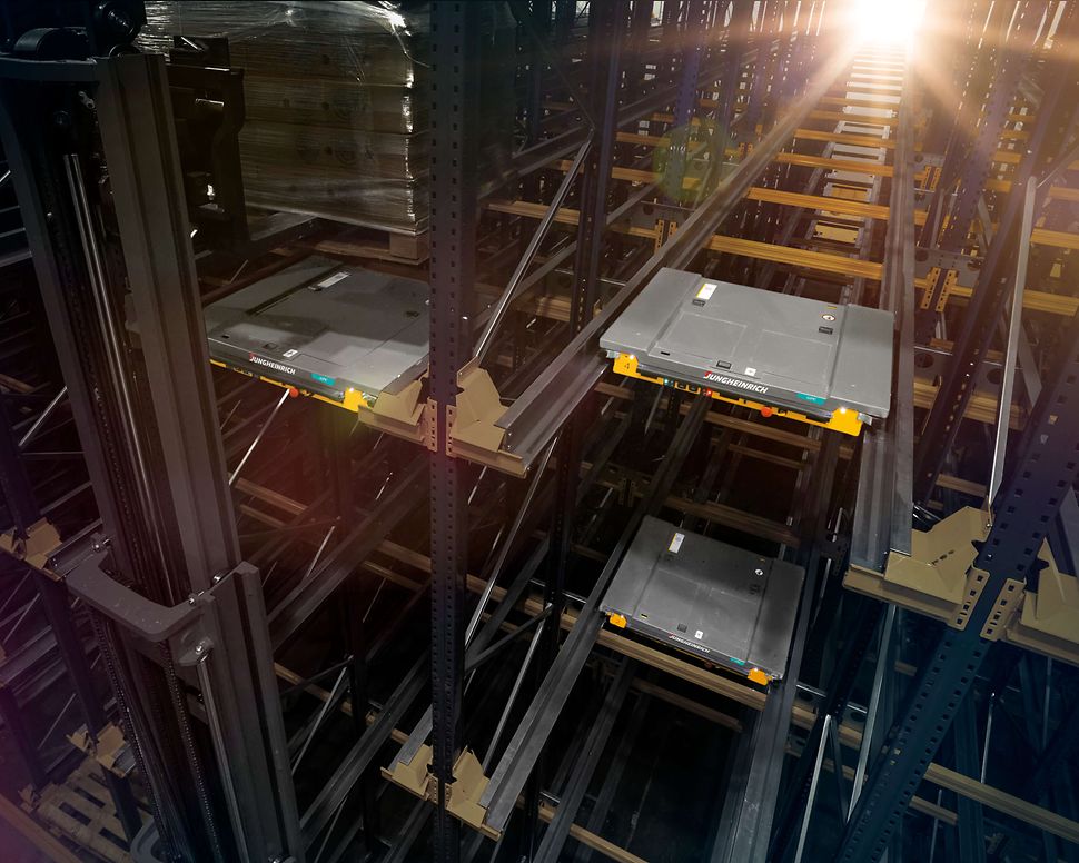 Shuttle compact storage system | Jungheinrich