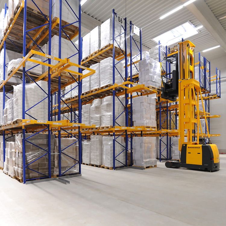 More efficient material and information flows at the trading company ...