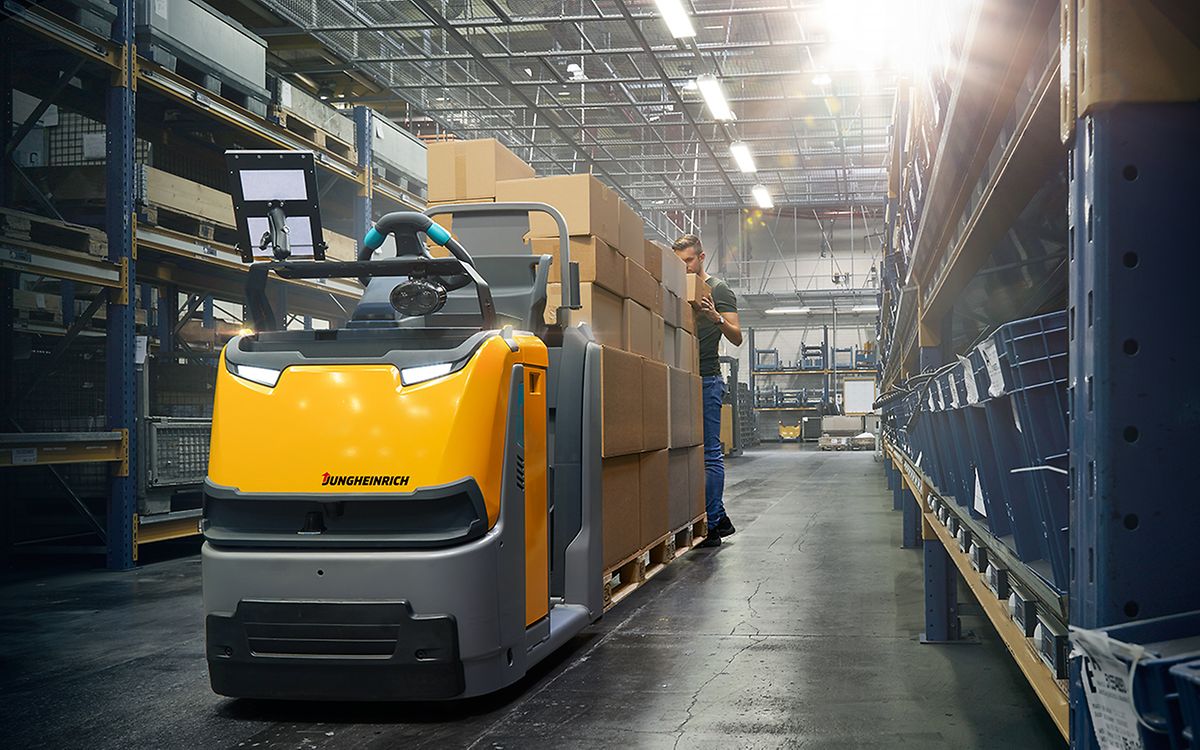 Low level order picker | Jungheinrich