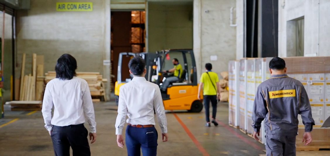 Consistently delivers as the key intralogistics partner.