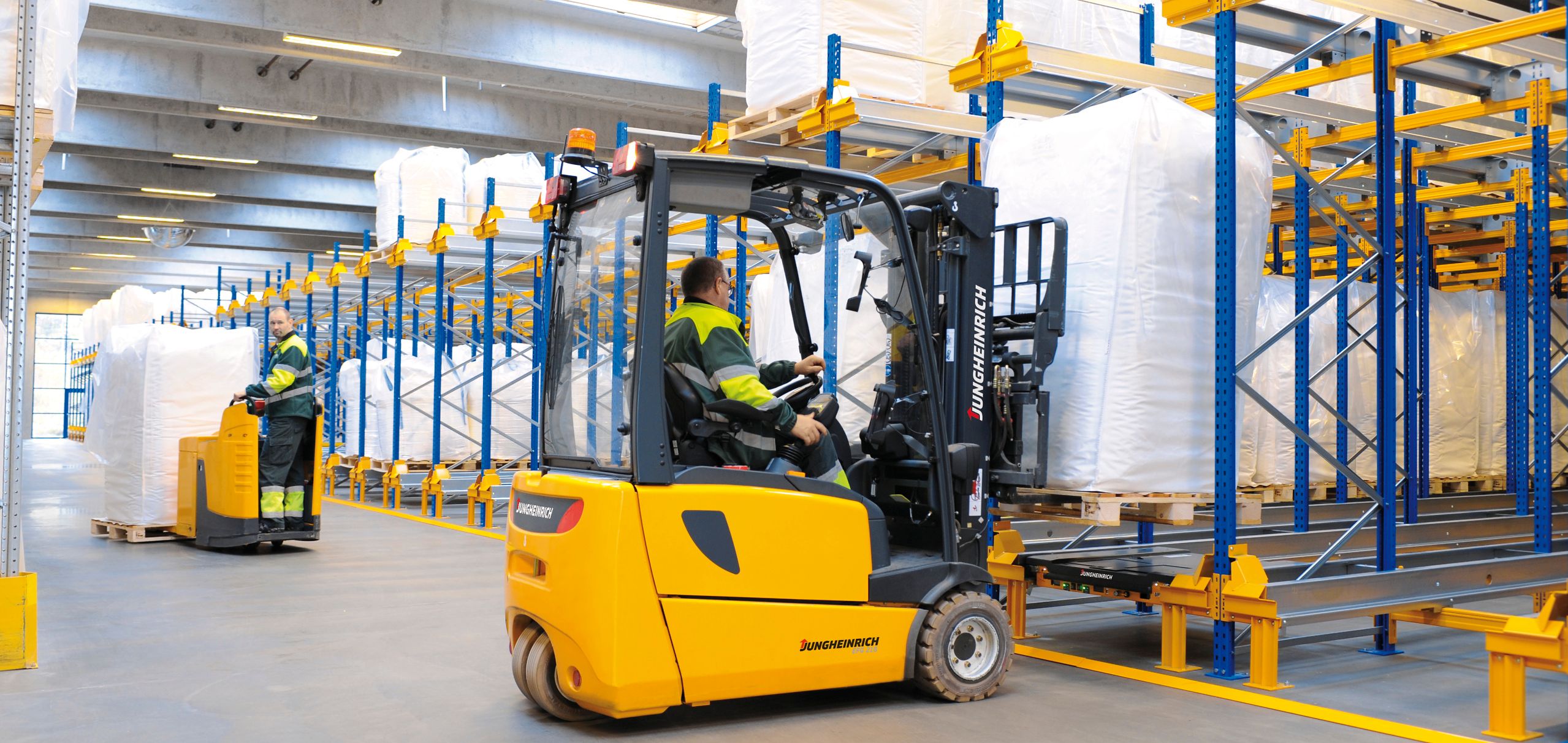 Arla Foods builds a compact storage system