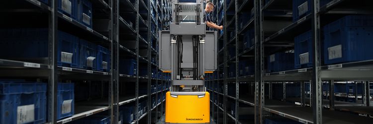 High level order picker | Jungheinrich