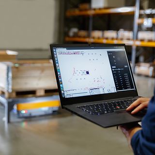 Autonomous mobile robots (AMRs) | Jungheinrich