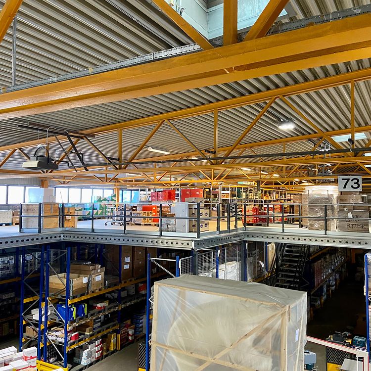 Nye mesaniner og reoler løste sikkerhetsproblemene ved Coop sitt lager ...