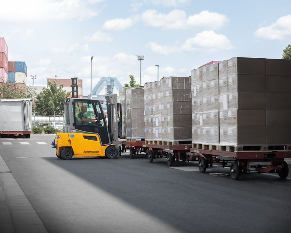 Werner & Mertz: Mere bæredygtighed & FMS | Kundereference | Jungheinrich