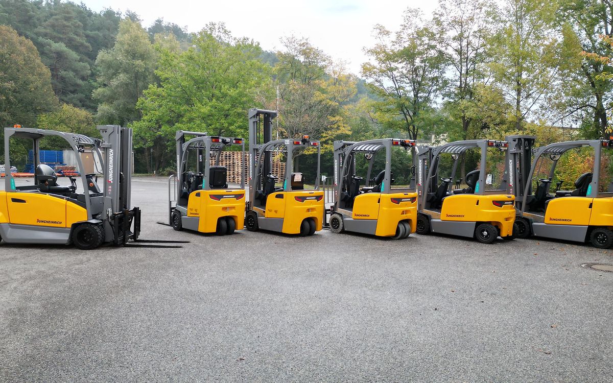 Jungheinrich EFG BA 113, EFG BC 325k en en EFG BC 330 heftrucks getest ...