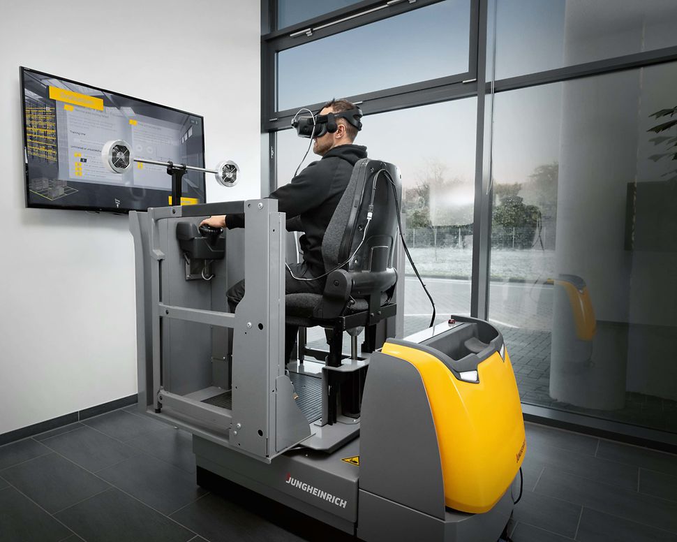 Forklift simulator: Efficient VR training | Jungheinrich