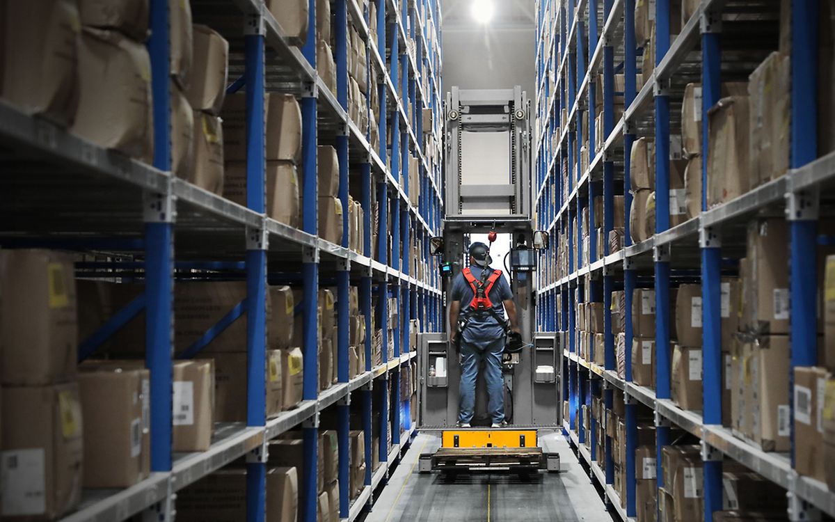 Optimised distribution at the Dallas Cowboys' merchandising warehouse