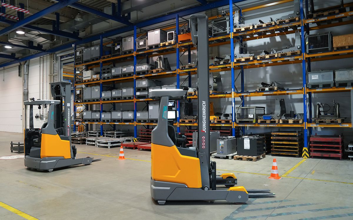 Nieuwe ETV 214i reachtruck aan de tand gevoeld | Jungheinrich