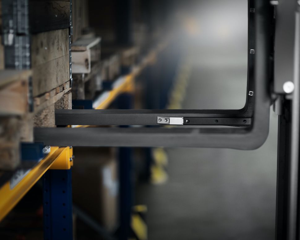 Stacker forks for industrial trucks| Jungheinrich.