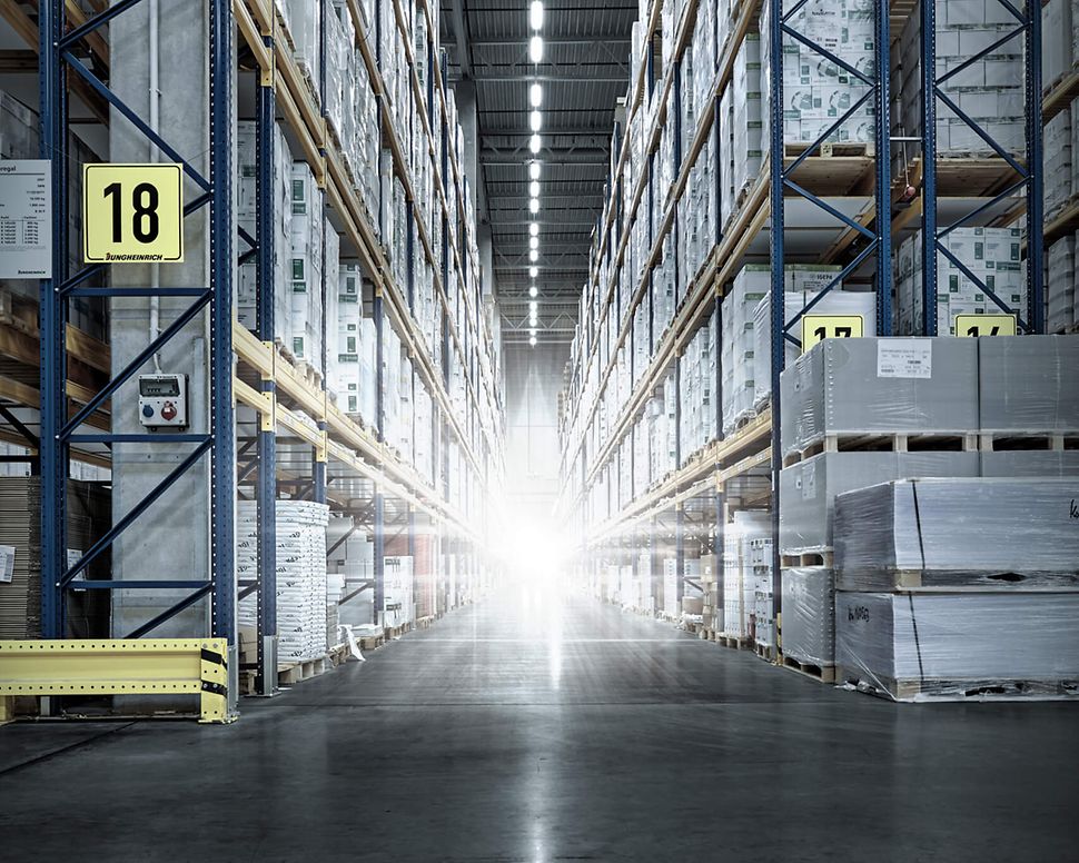 Maximum productivity in the narrow aisle warehouse