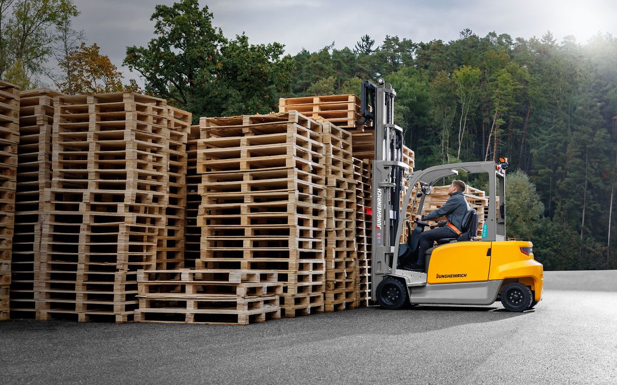 How many pallet types and how do you select?