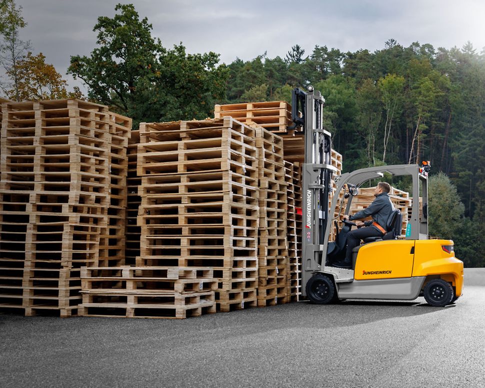 How many pallet types and how do you select?