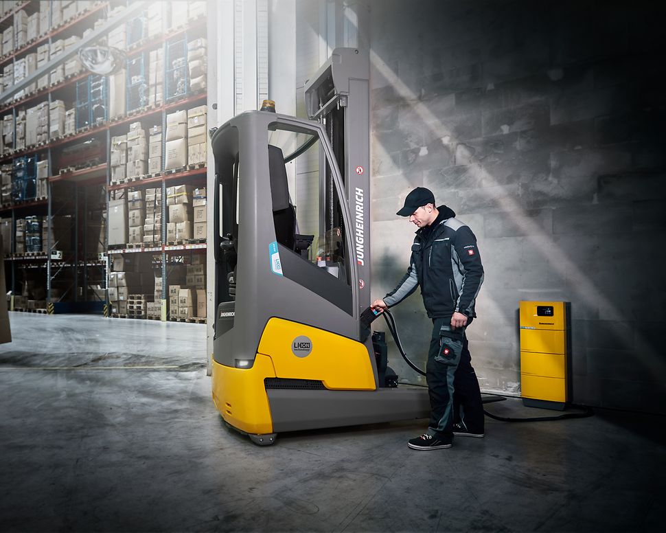 Batteries et chargeurs | Jungheinrich