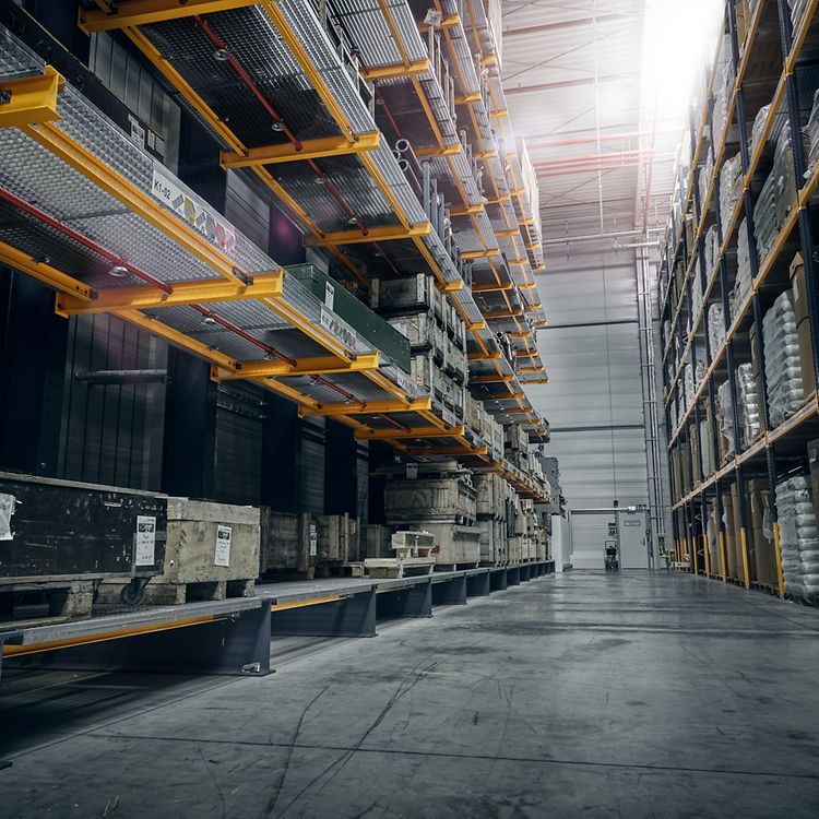 Stockage des marchandises longues et plate-formes | Jungheinrich