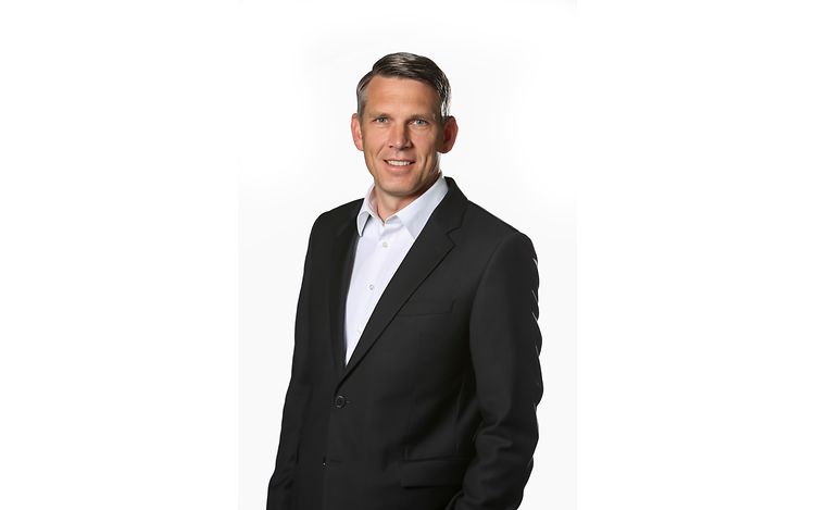 A sustentação no armazém se baseia no conhecimento e no aço.