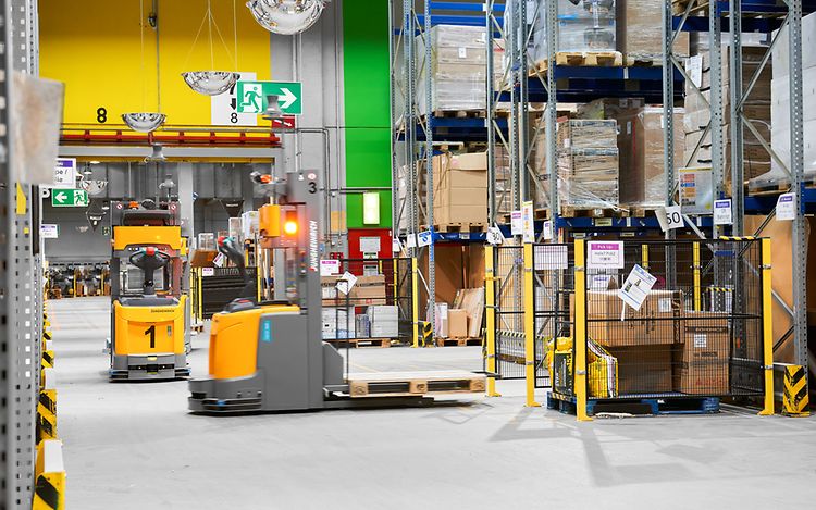 Soluciones logísticas para el comercio mayorista y minorista | Jungheinrich