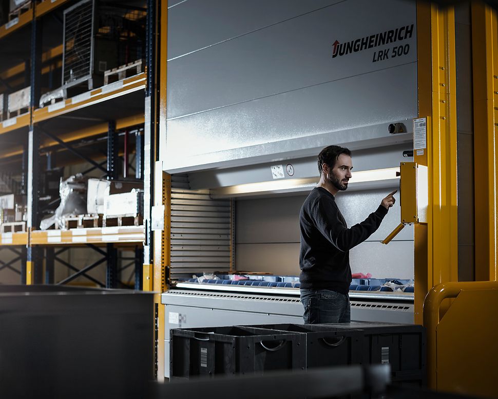 ระบบลิฟท์จัดเก็บสินค้าแนวตั้งอัตโนมัติ l Vertical lift system (LRK)