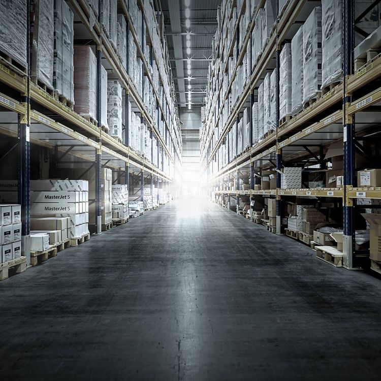 Multi-bay racking broad aisle