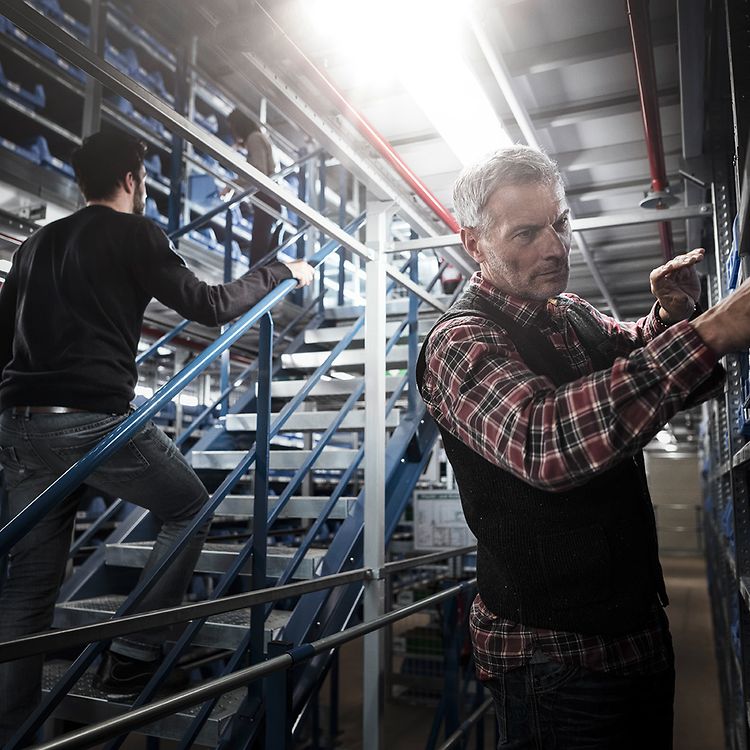 Order picking platforms