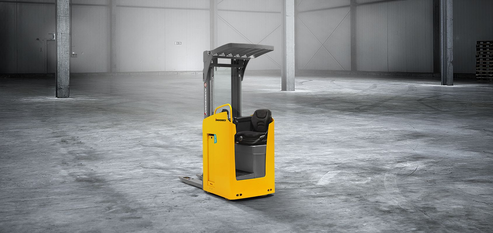 ESC / ESD electric sideways seated stacker