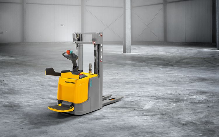 Electric pallet stackers | Jungheinrich