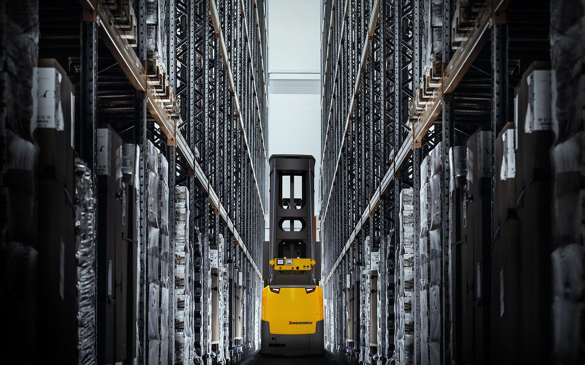 Automatic high rack stacker | Jungheinrich