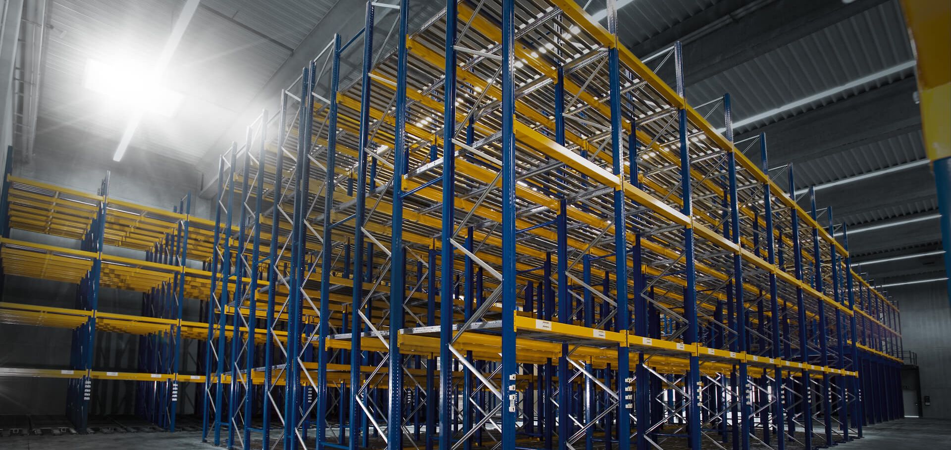 Push-back racking Jungheinrich | Dynamic pallet storage