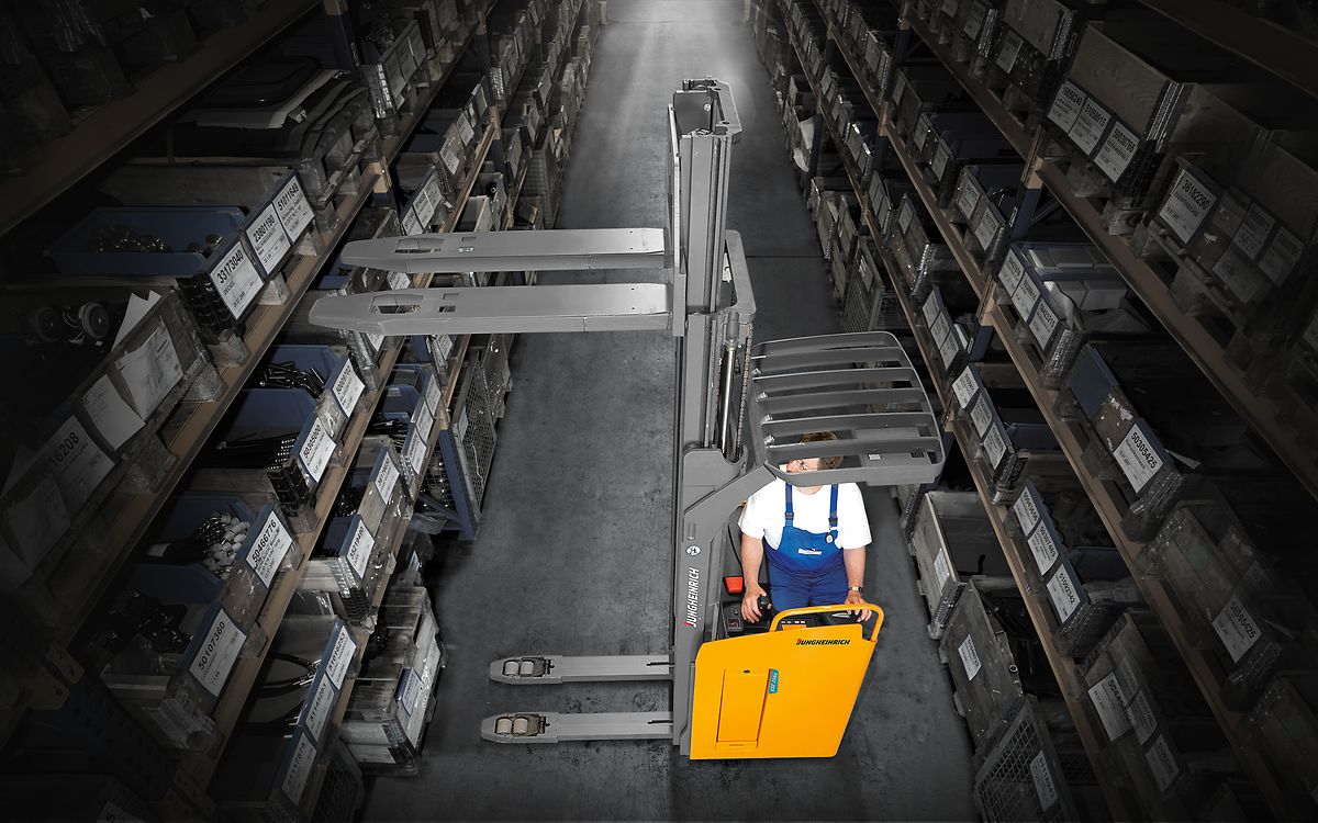 ESC / ESD electric sideways seated stacker