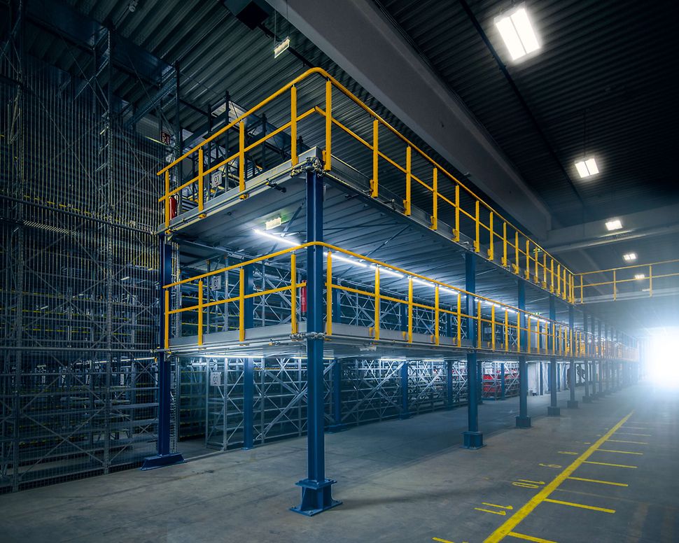 Steel Construction Platform for Long Load Storage | Jungheinrich