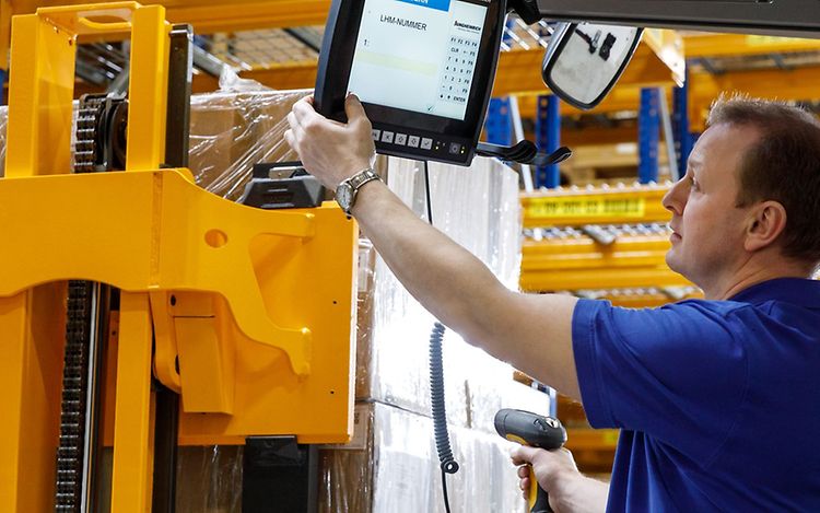 Warehouse management system for PSZ Electronic | Jungheinrich South Africa