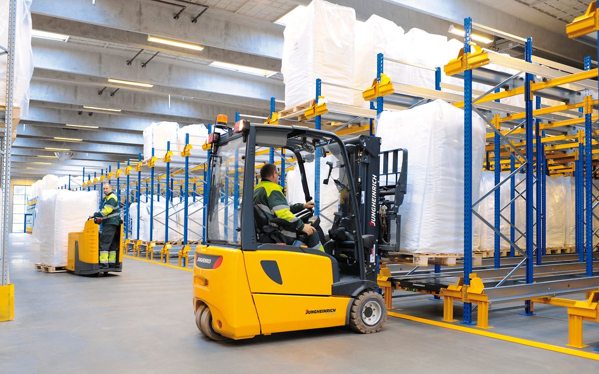 Arla Foods builds a compact storage system