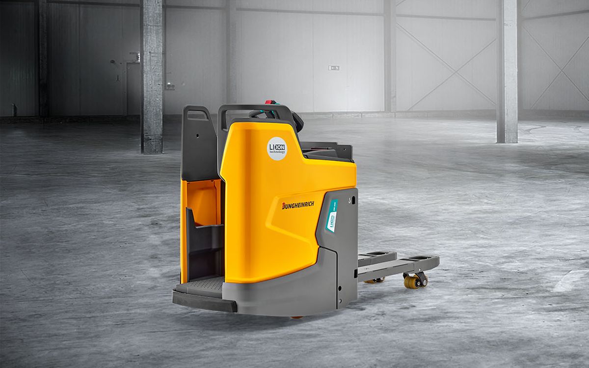 Elektrische palletwagen met sta-platform | Jungheinrich