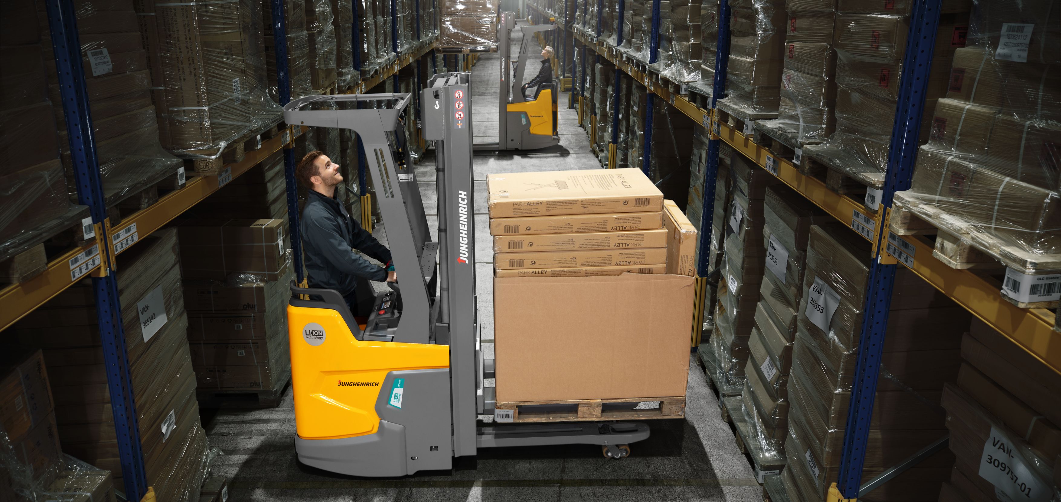 Staplare med fullt integrerat litiumjonbatteri