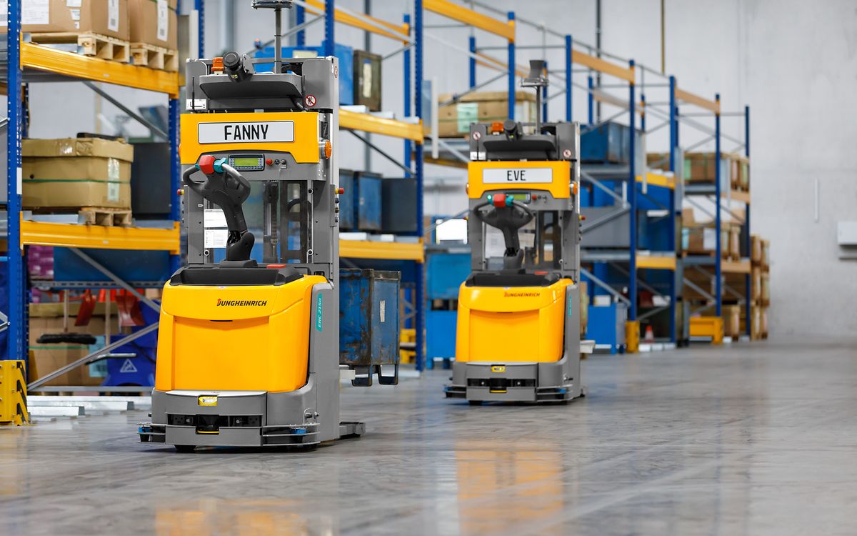 Ultra-modern and fully automated: A high-bay warehouse with growth ...