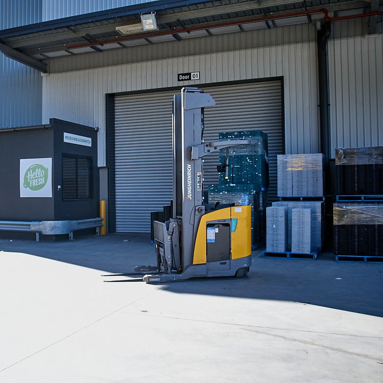 Jungheinrich serves highly efficient food logistics for HelloFresh ...