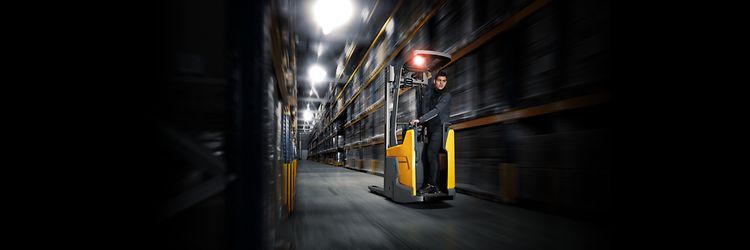 ERC 214zi/216zi Electric Pedestrian Stacker | Jungheinrich South Africa