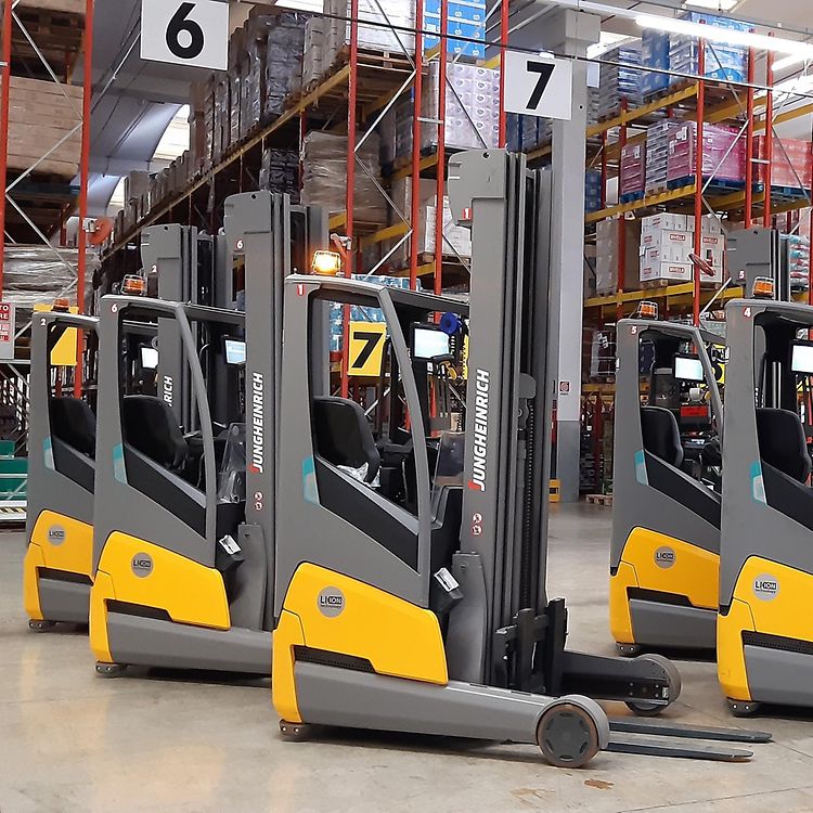 1000th Jungheinrich ETV 216i goes to Italy