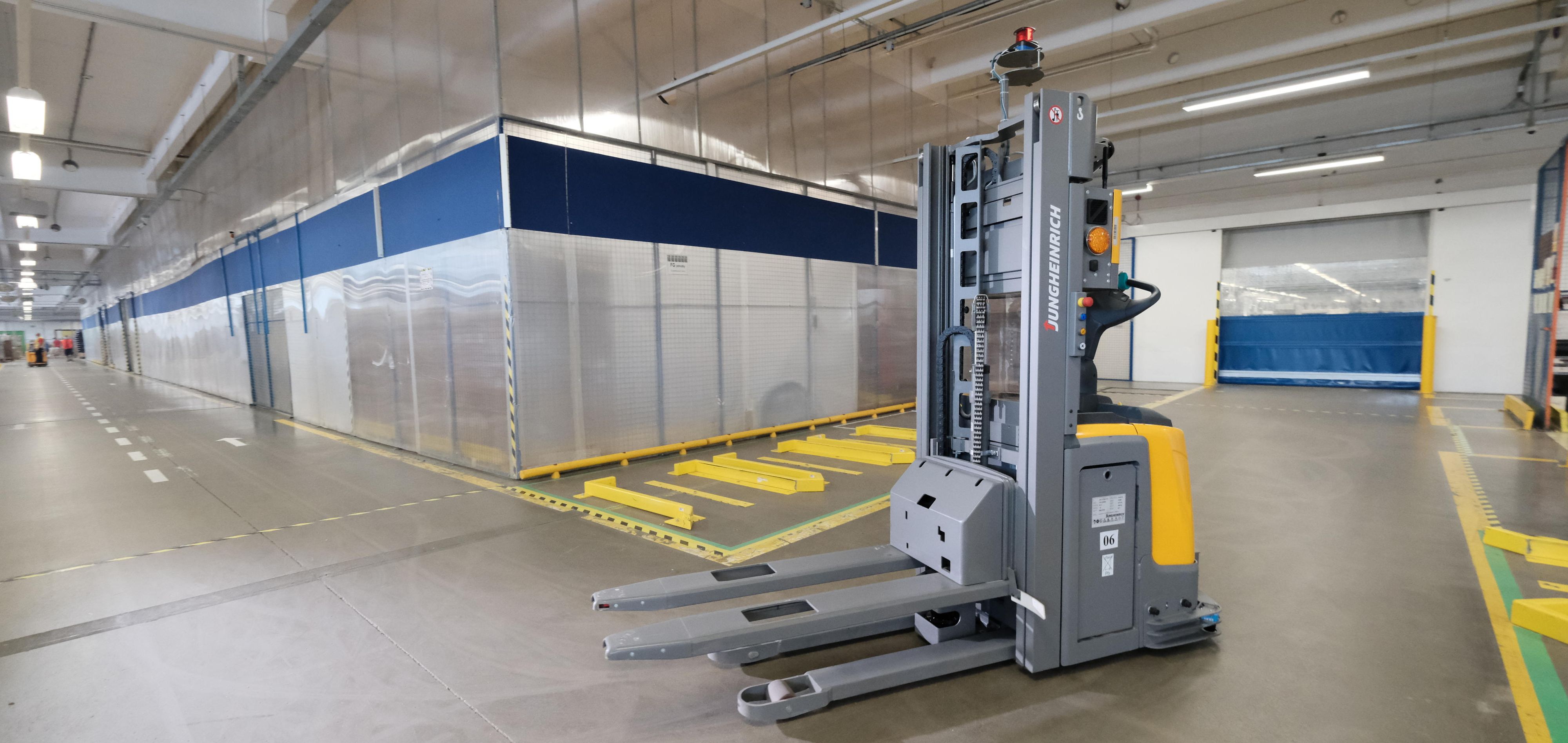 More productivity with our Automated Guided Vehicle ERC 215a.